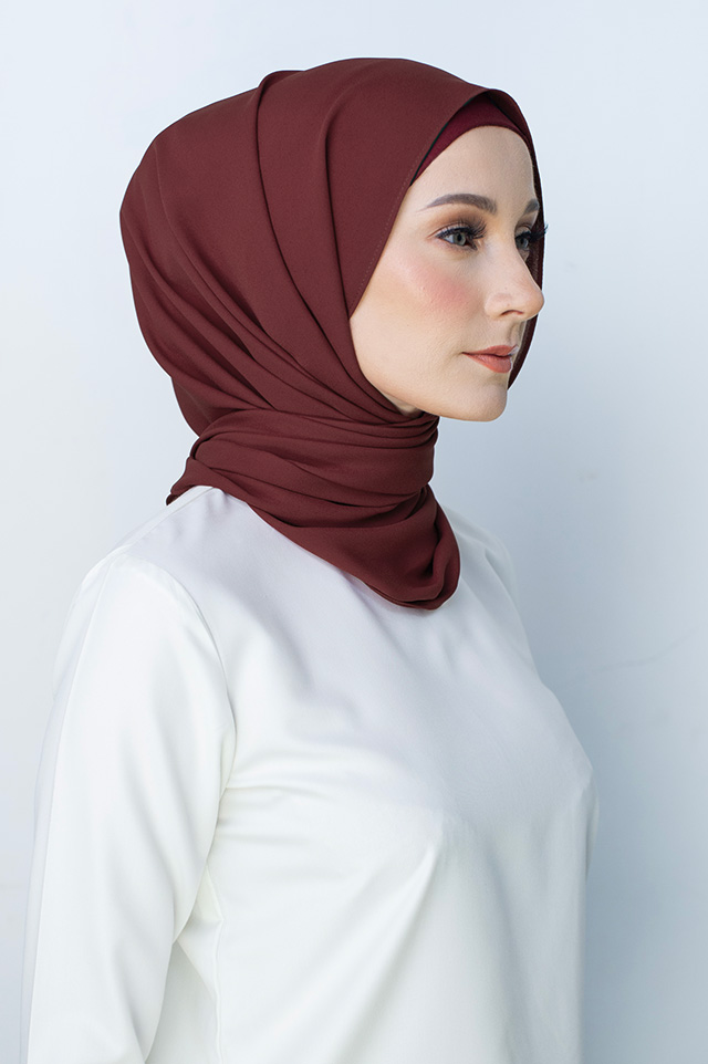 Nayla Hijab “Premium Chiffon” – Deep Burgundy – Ilham Echenta